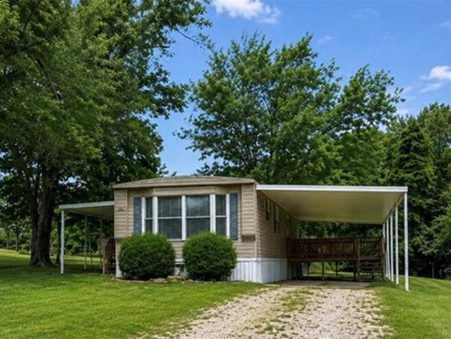 26175 Carol Dr, Warrenton, MO 63383