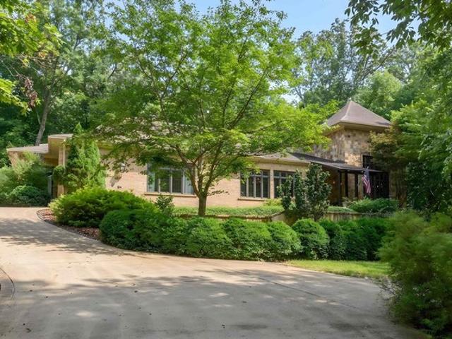 2617 Cherokee Rd, Mountain Brook, AL 35216