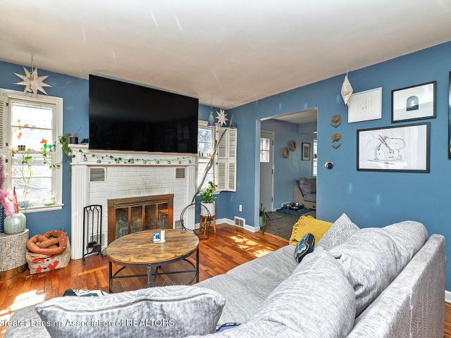 2617 Edgebrook Drive