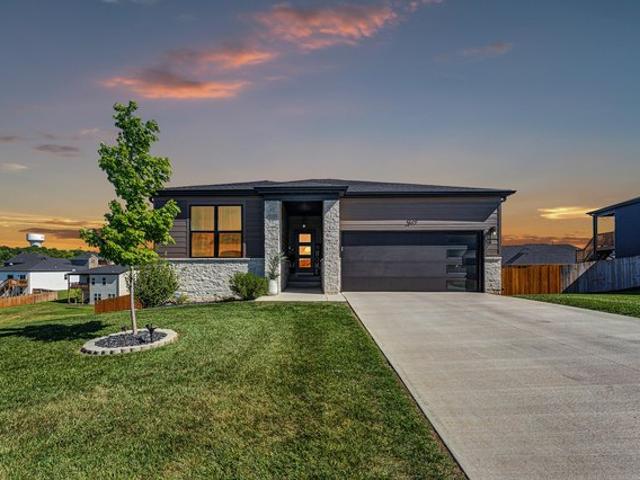 2617 W Goldfinch Dr, Ozark, MO 65721