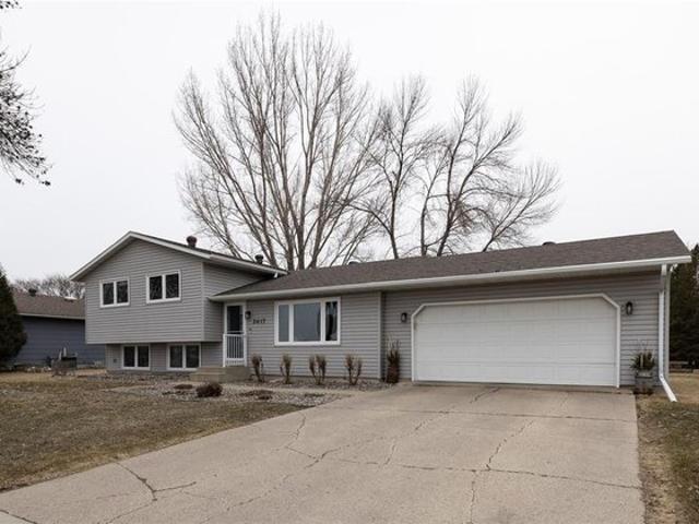 2617 4th Ave S, Moorhead, MN 56560