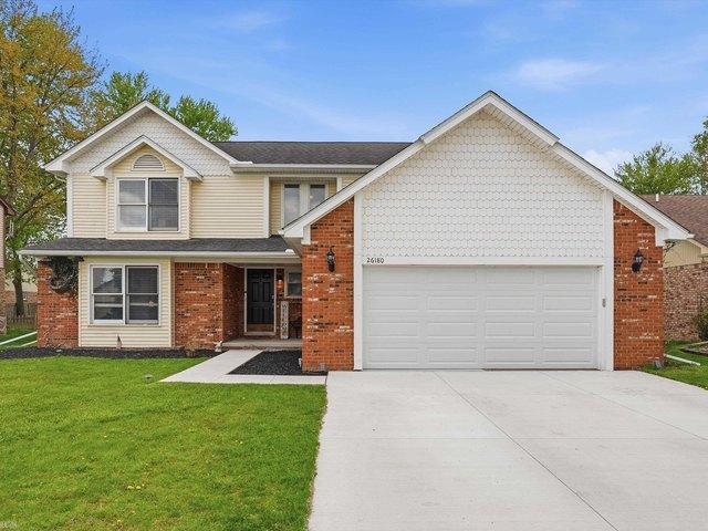 26180 Woodland Dr, Chesterfield, MI 48051