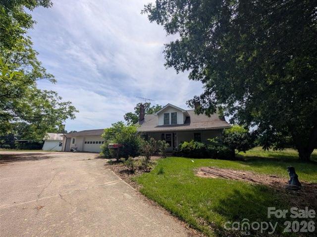 2618 Oakview Dr SW, Concord, NC 28027
