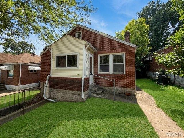 2618 Avie Dr, Jennings, MO 63136