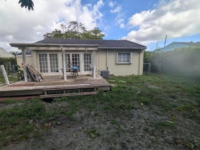 2618 Arthur St, Hollywood, FL 33020