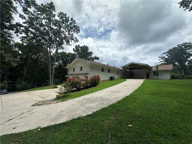 2618 Beechwood Drive