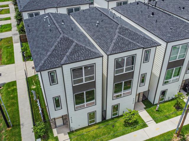 2618 Dennis Street