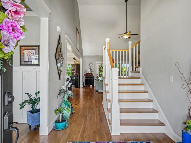 2618 Ritz Ln