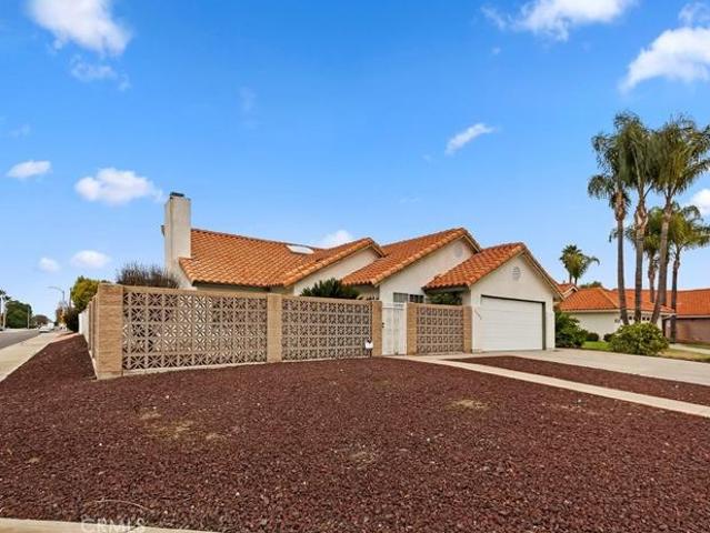 26190 Moonbeam Circle, Sun City, CA 92586