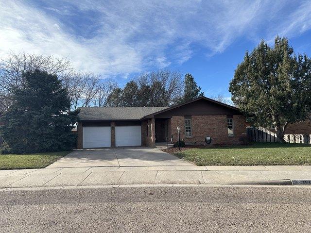 2619 N Coachman Ln, Garden City, KS 67846