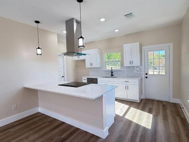 2619 Creekview Drive