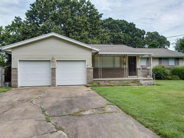 2619 E Stanford St, Springfield, MO 65804