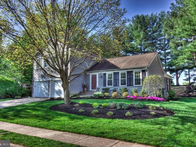 2619 John Milton Dr, Herndon, VA 20171