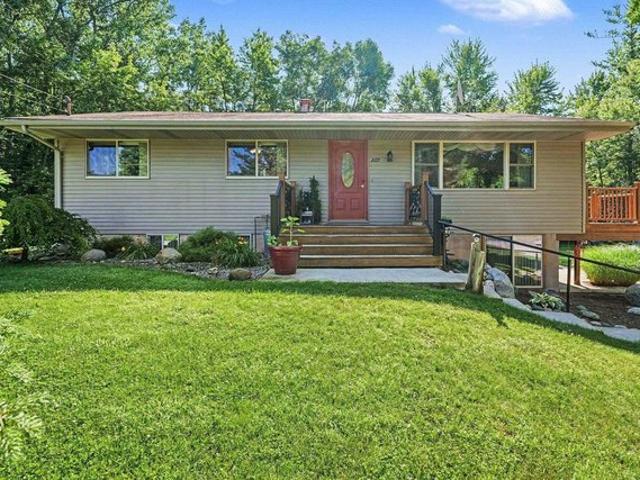 2619 S Kane Rd, Midland, MI 48640