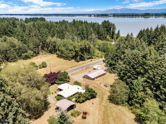 26104 Jeans Rd, Veneta, OR 97487