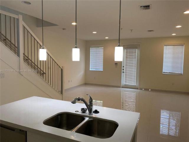 2610 NE 213th St, 100, Miami, FL 33180