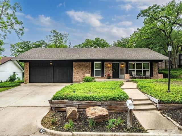 2610 Oak Cliff Ln, Arlington, TX 76012