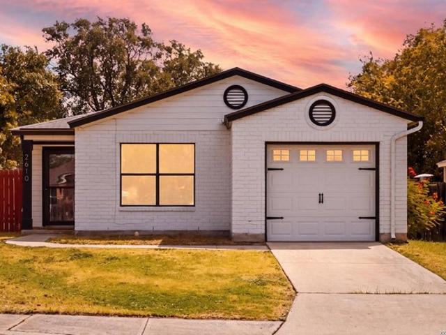 2610 Buffalo Pass Dr, San Antonio, TX 78245