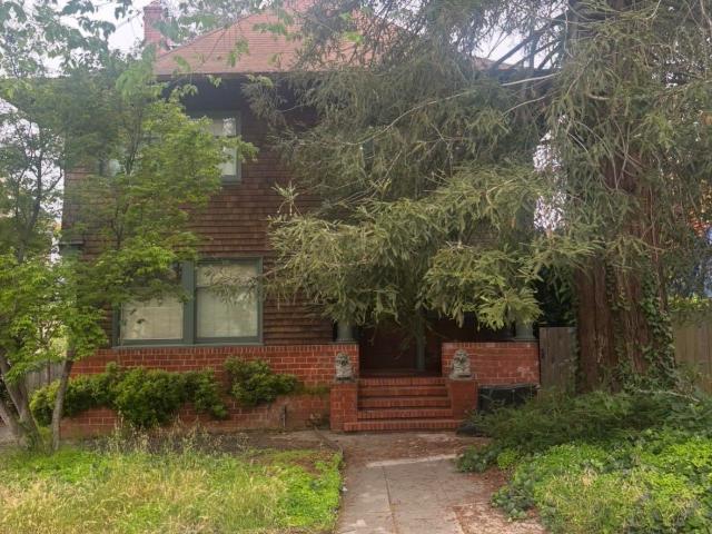 2610 College Ave