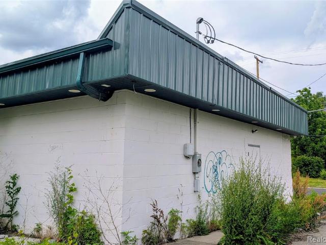 2610 Davison Road