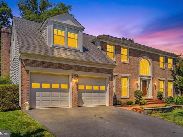 2610 Paddock Gate Ct, Herndon, VA 20171