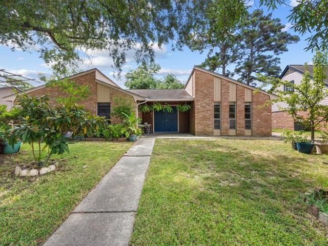 2610 Rolling Glen Dr, Spring, TX 77373