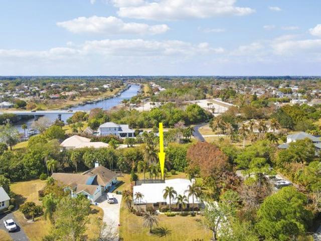 2610 SE Erickson Dr, Port Saint Lucie, FL 34984