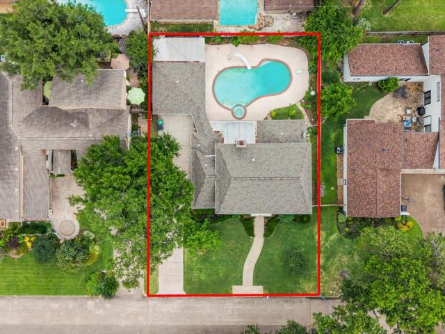 2610 Shadowdale Drive