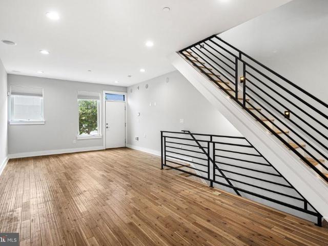 2610 Trenton Ave