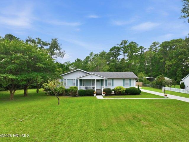 2610 W Forest Dr, Newport, NC 28570