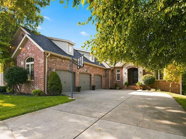 2610 W Richwood Rd, Ozark, MO 65721