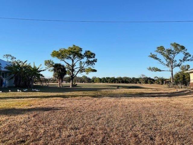 2611 NW 15th St, Cape Coral, FL 33993