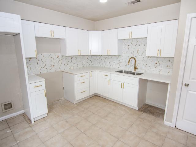 2611 Ashington Drive