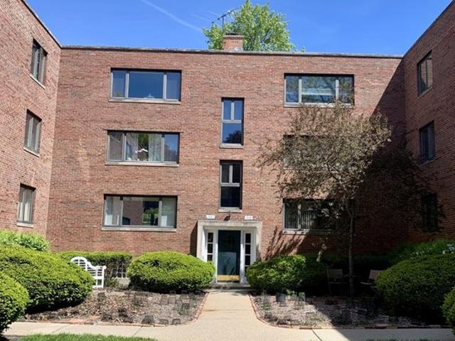 2611 Central St Apt 3, Evanston, IL 60201