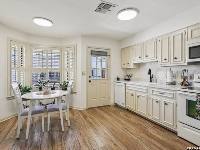 2611 Eisenhauer, Unit 1403