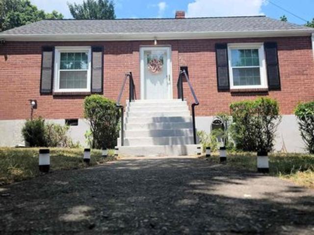 2611 Fairway Dr SW, Roanoke, VA 24015