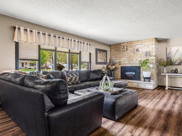 2611 Greenwood Dr