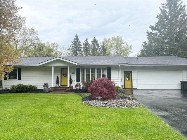 2611 Hamilton St, Weedsport, NY 13166