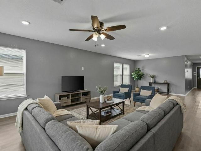 2611 Hawthorn Mill Ln, Houston, TX 77038 | MLS #70692 | Compass