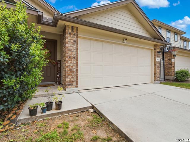 2611 Live Oak Pass