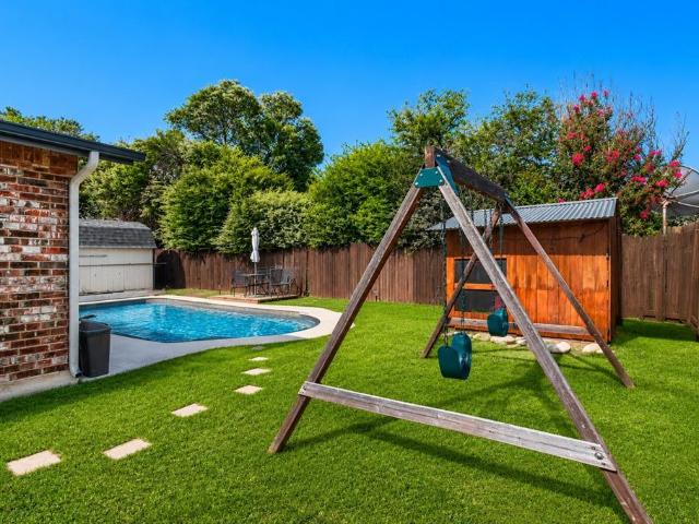 2611 Ridgemoor Court