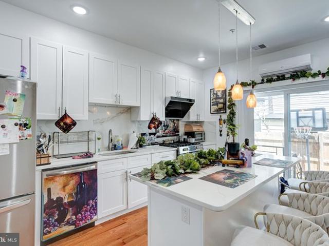 2611 S Marshall St, Philadelphia, PA 19148