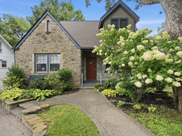 2611 W Linden Ave