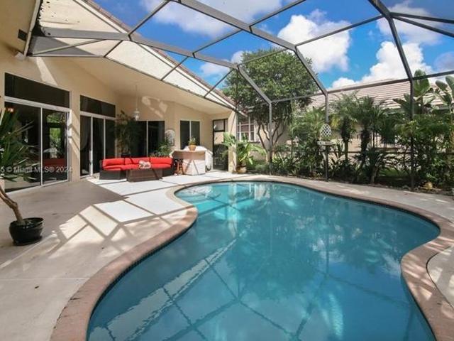 2612 Oakbrook Ct, Weston, FL 33332
