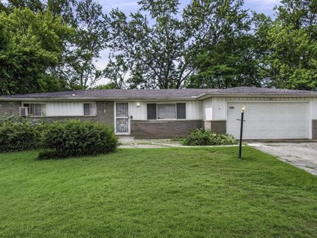 2612 Oakwood Dr, Fort Wayne, IN 46816