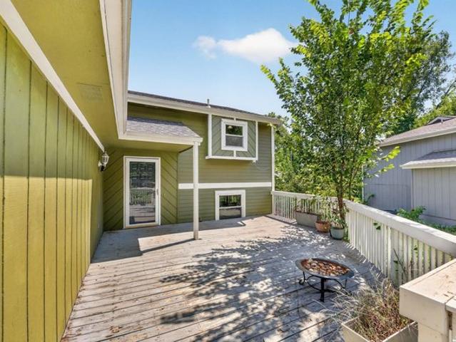 2612 Cimarron Dr, Lawrence, KS 66046