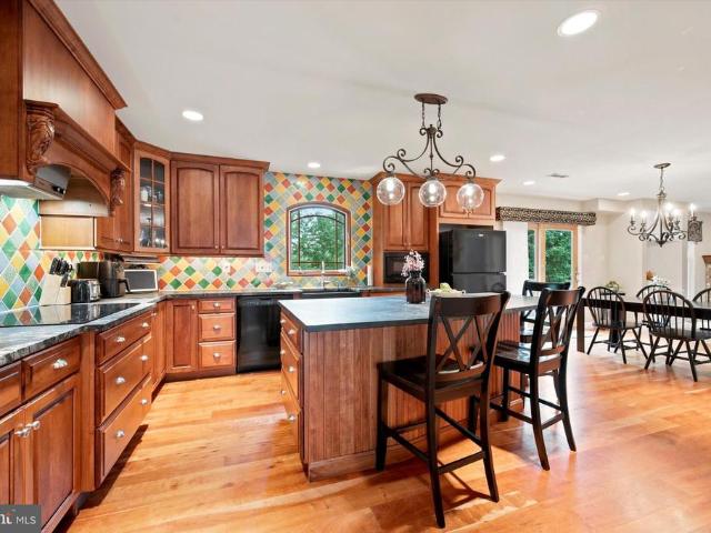 2612 Cresswell Drive