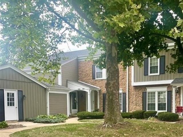 2612 E Williamsburg Cir N, Auburn Hills, MI 48326