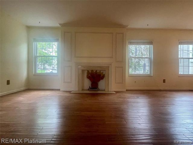 2612 E Williamsburg Circle