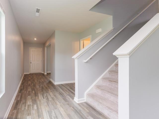 2612 W Kings Canyon Drive